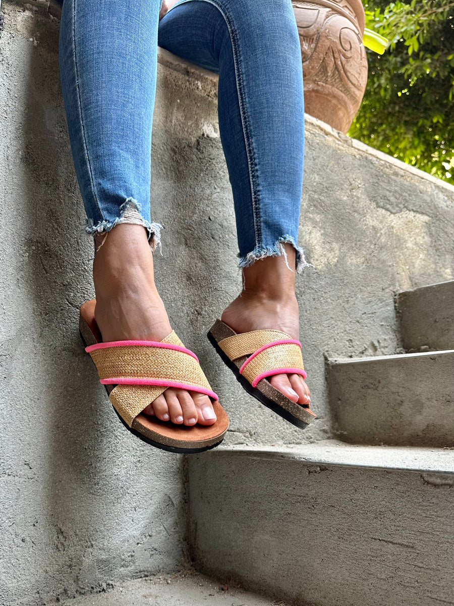 Raffia X Pink Criss-Cross Slides – Mii